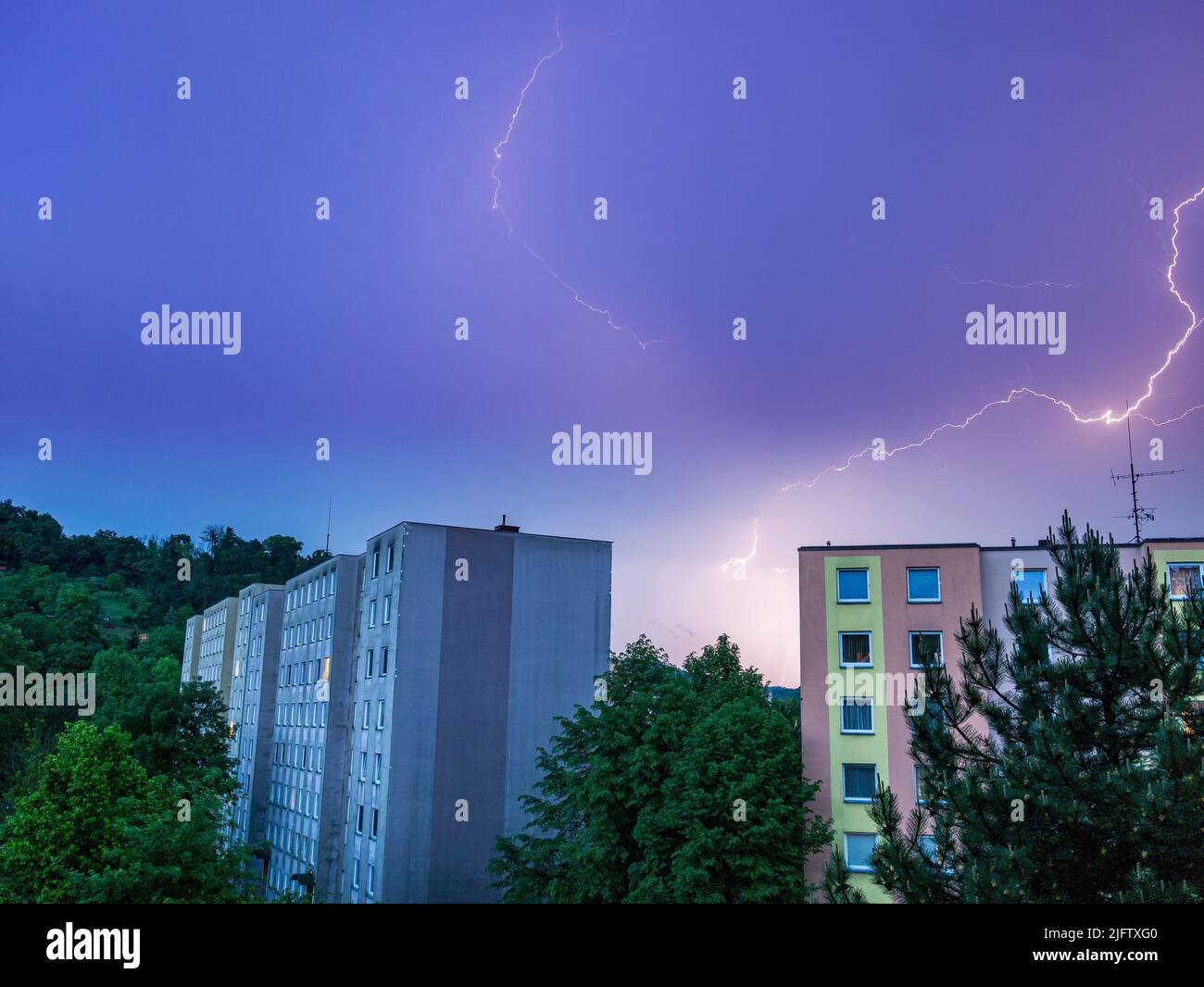 Lightning strike house hi-res stock photography and images - Alamy