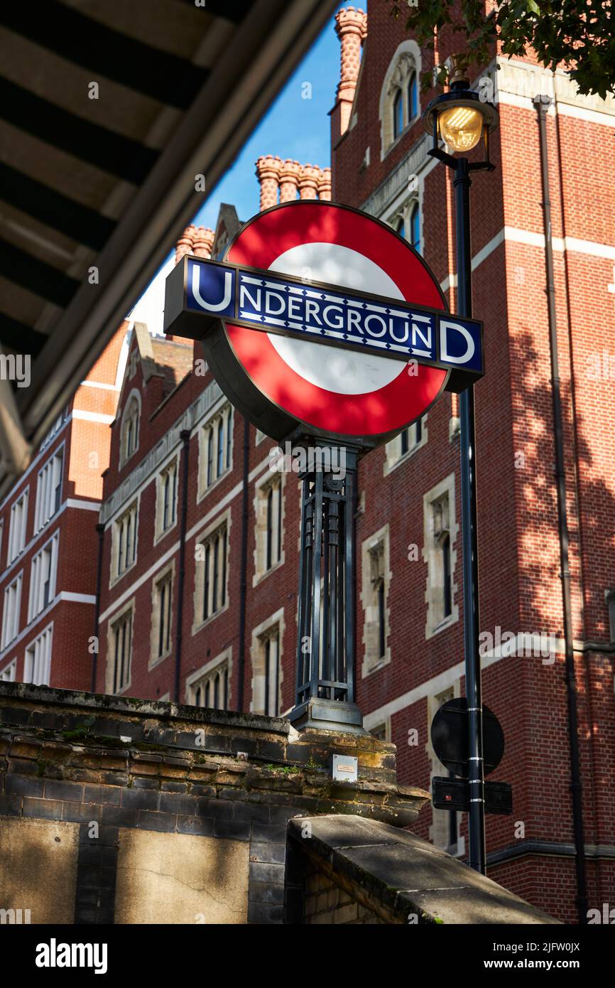 The Roundel at Temple Underground Station Stock Photo - Alamy
