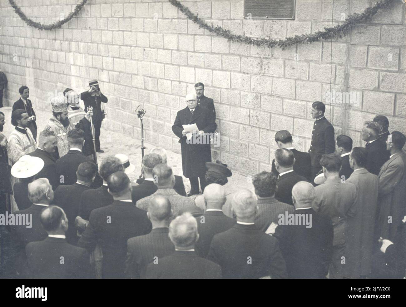 Discovering the movable Asparuh Bridge in Varna Stock Photo - Alamy