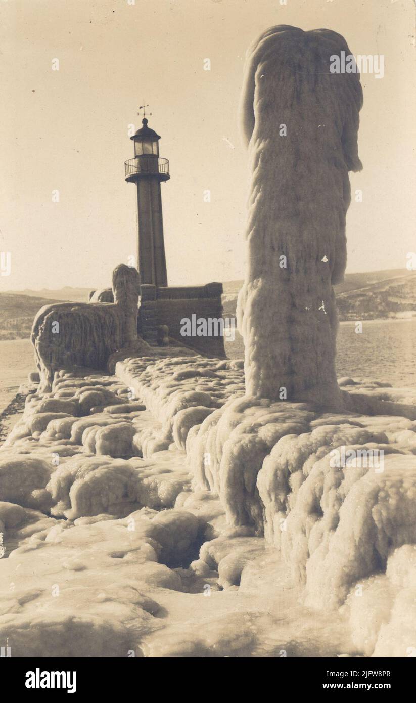 Varna. The lighthouse of the breakwater Stock Photo - Alamy