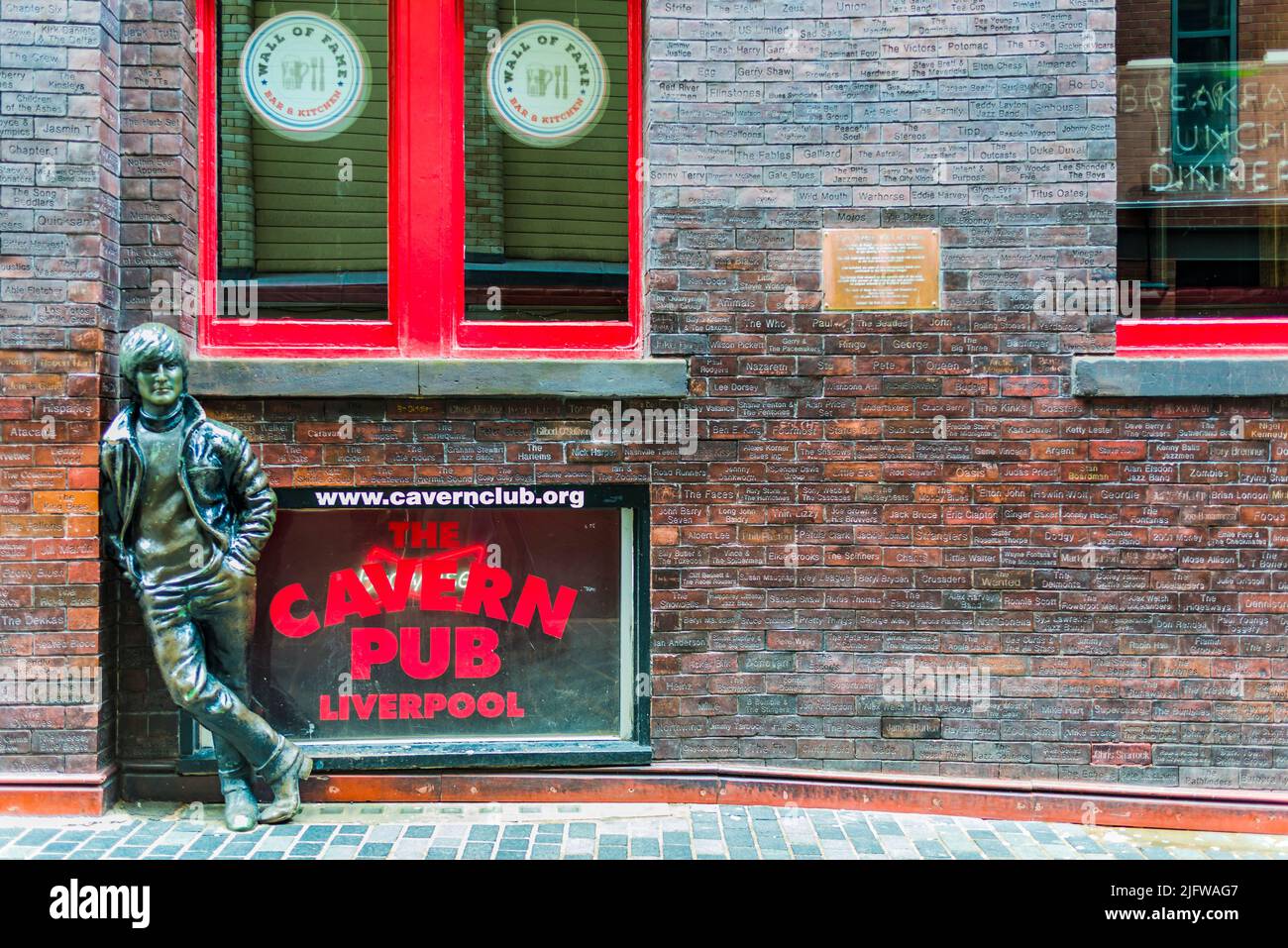 Cavern club on matthew street hi-res stock photography and images - Alamy