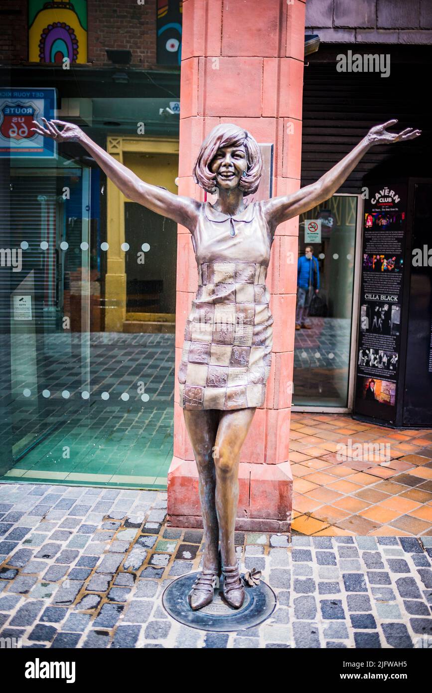 Statue of Cilla Black outside the original Cavern Club entrance ...