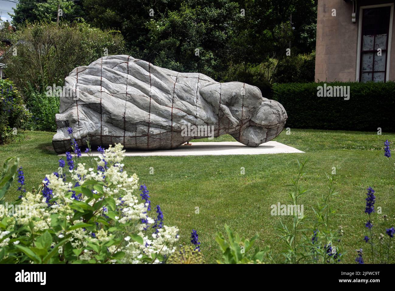 Reclining woman hi-res stock photography and images - Alamy