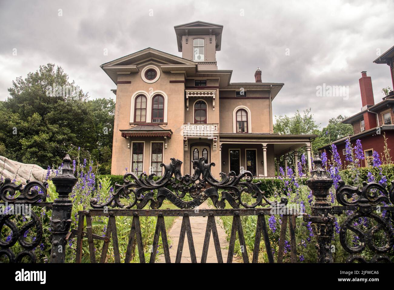 Nice building, Frenchtown one of America's most attractive small towns ...