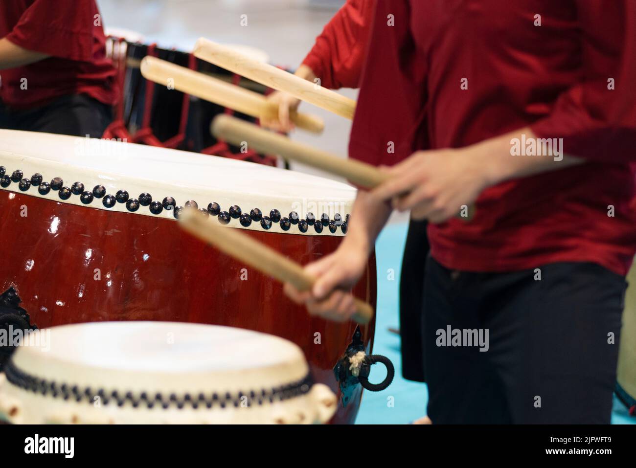 Musicians Performing on Taiko Drums Stock Photo - Alamy