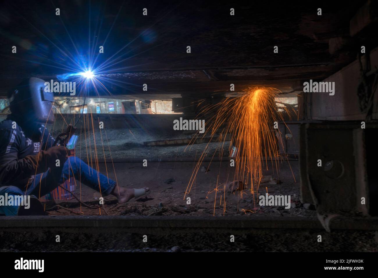 Ship repairing work Stock Photo - Alamy