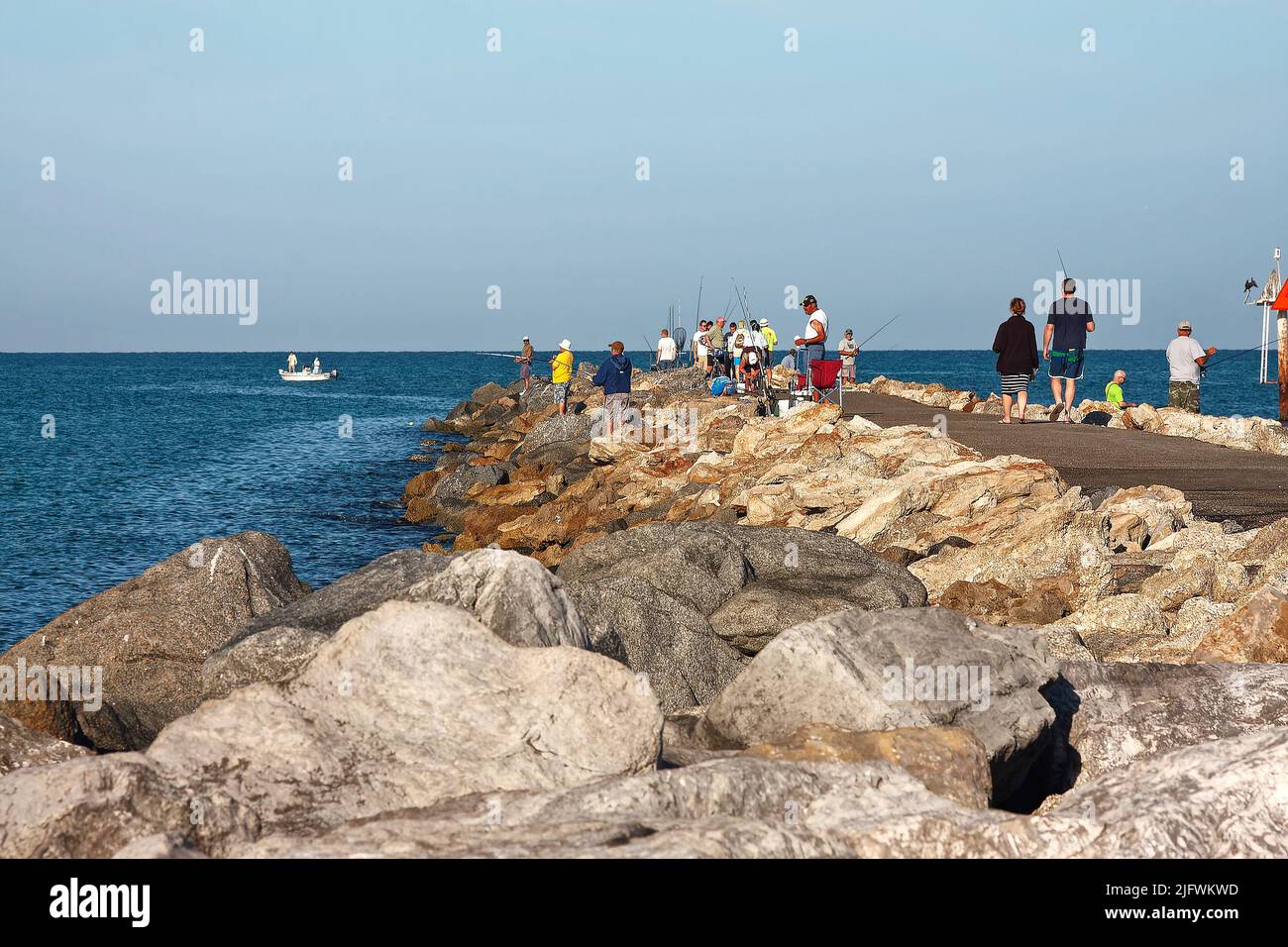 Sport boat jetty hi-res stock photography and images - Alamy