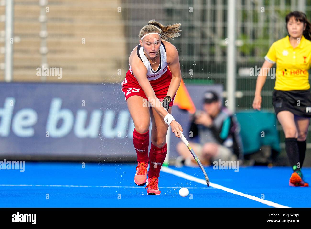 AMSTELVEEN, NETHERLANDS - JULY 5: Sophie Hamilton of England during the ...