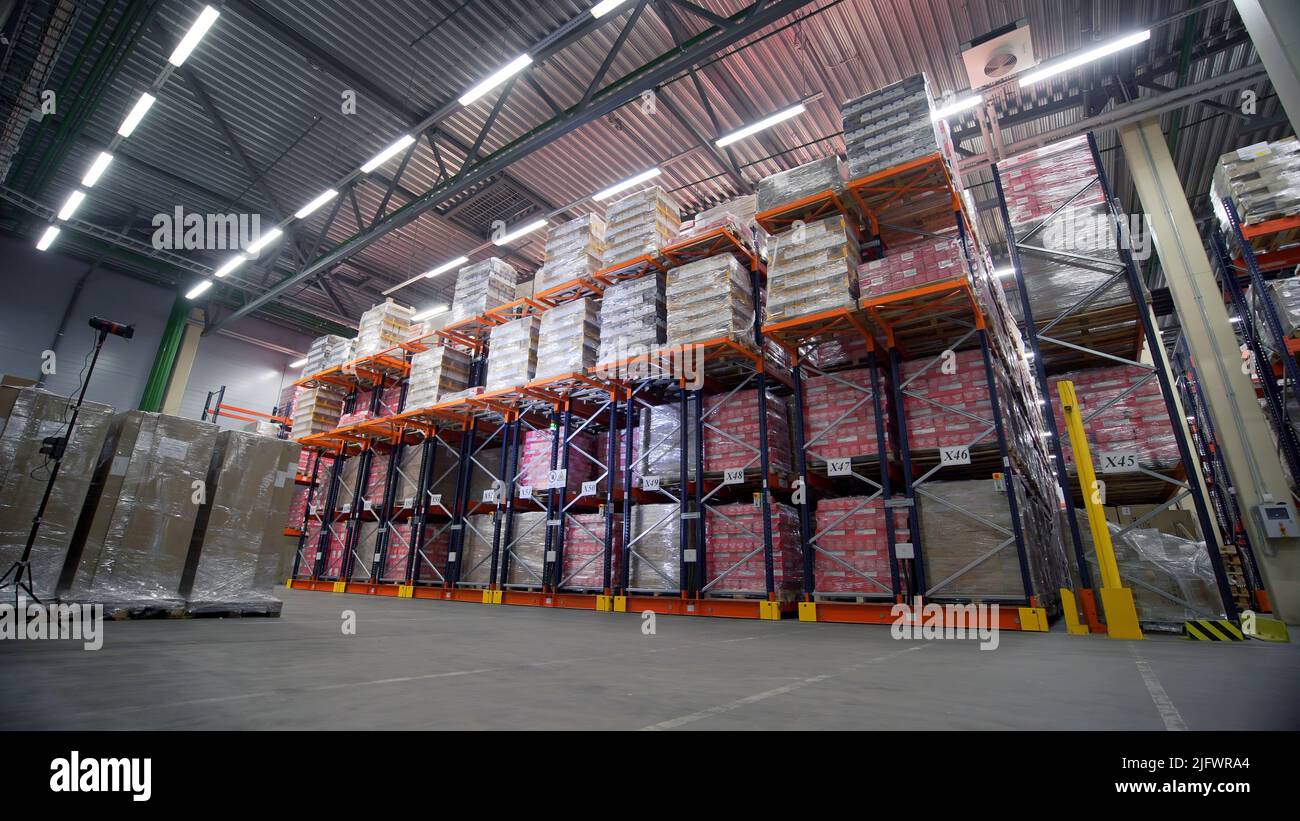 Food supply on racks hi-res stock photography and images - Alamy