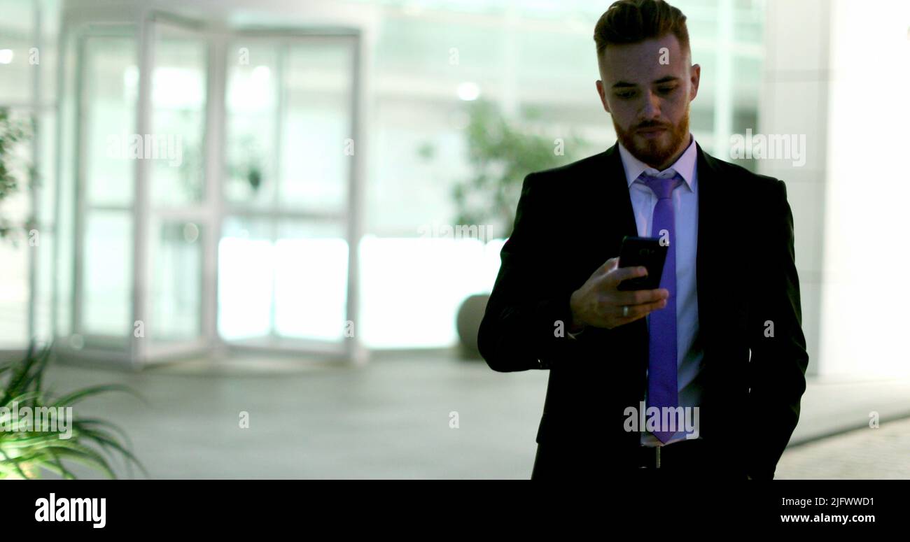 Man walking away from office hi-res stock photography and images - Alamy
