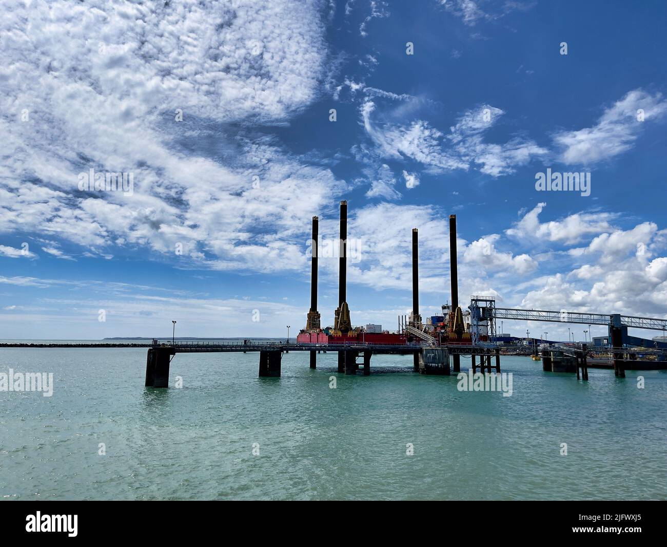 Power barge hi-res stock photography and images - Alamy