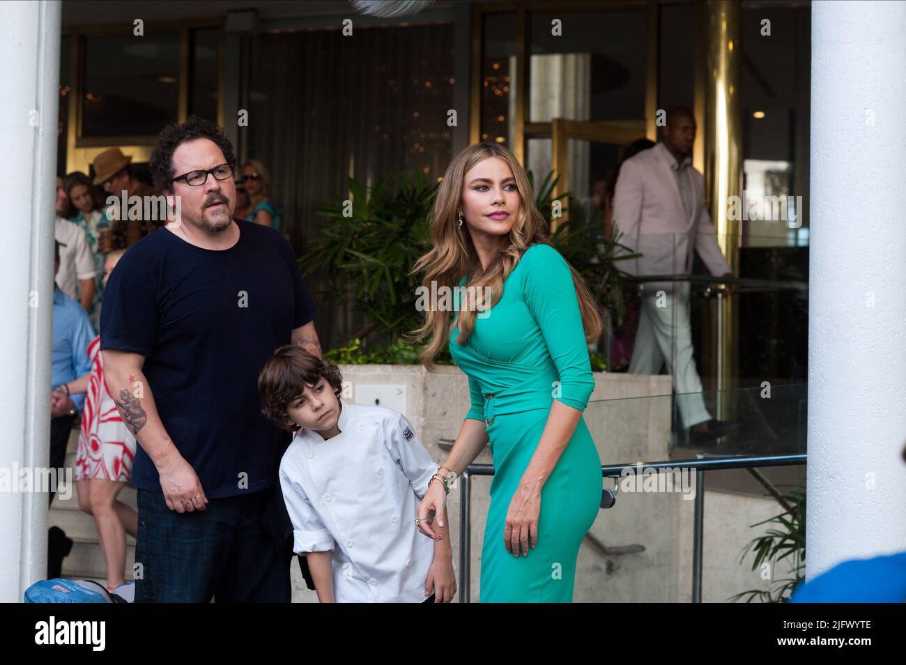 JON FAVREAU, EMJAY ANTHONY, SOFÍA VERGARA, CHEF, 2014 Stock Photo - Alamy