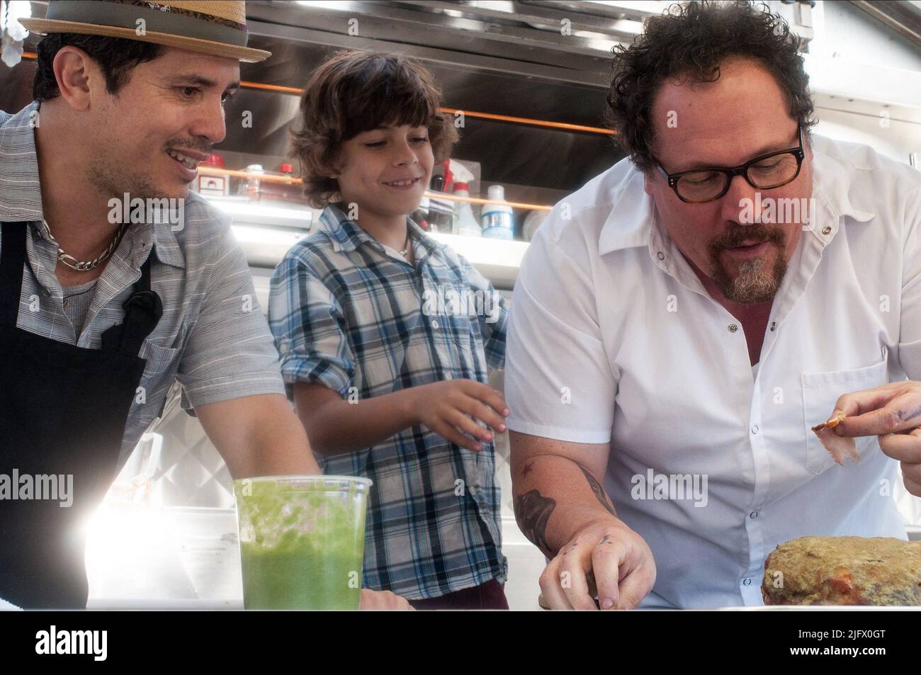 LEGUIZAMO,ANTHONY,FAVREAU, CHEF, 2014 Stock Photo - Alamy