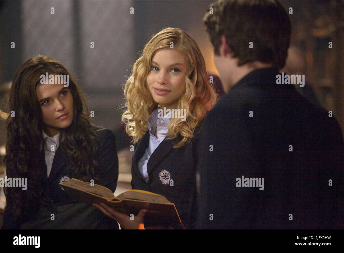 ZOEY DEUTCH, LUCY FRY, VAMPIRE ACADEMY, 2014 Stock Photo - Alamy