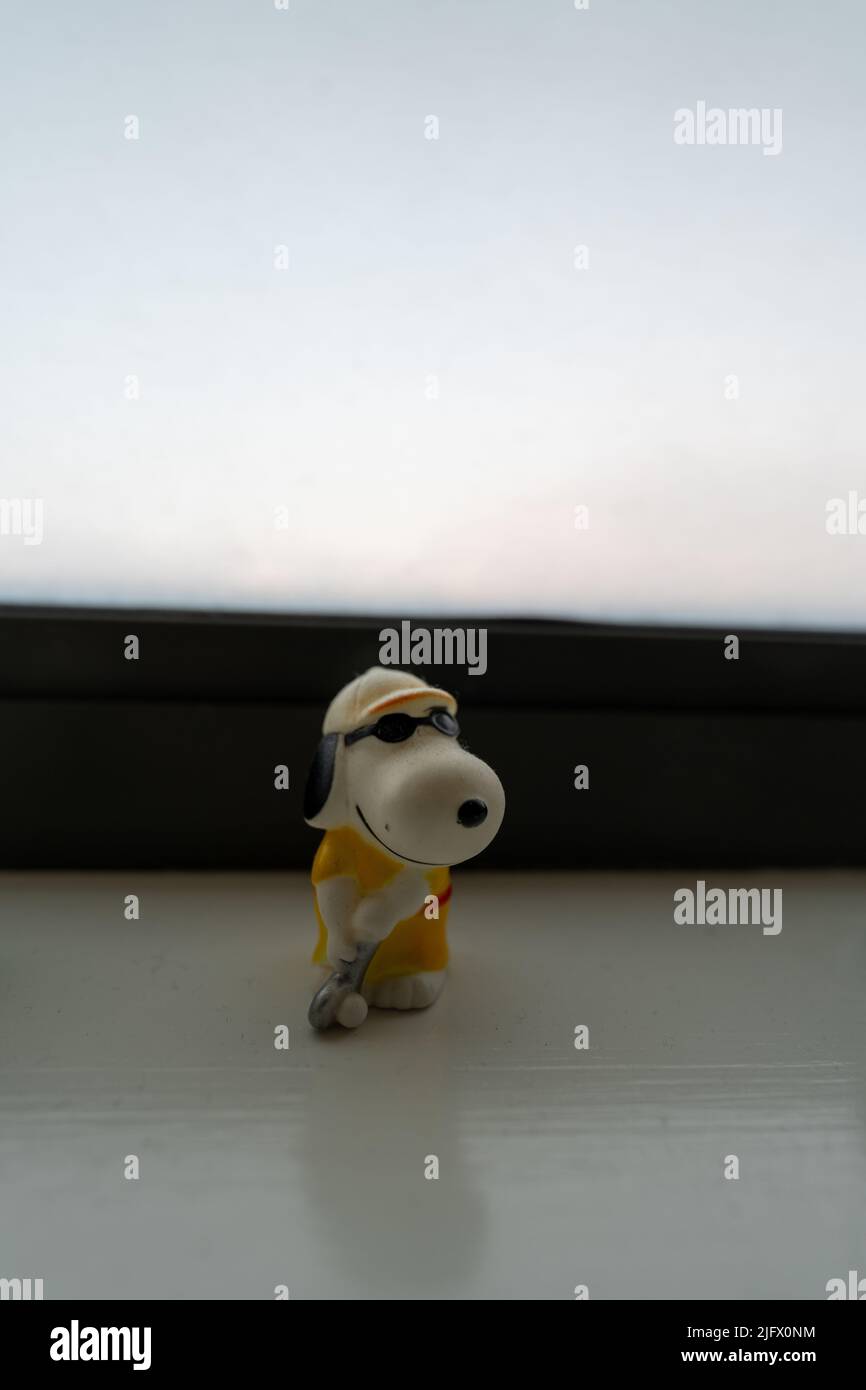 Small snoopy hi-res stock photography and images - Alamy