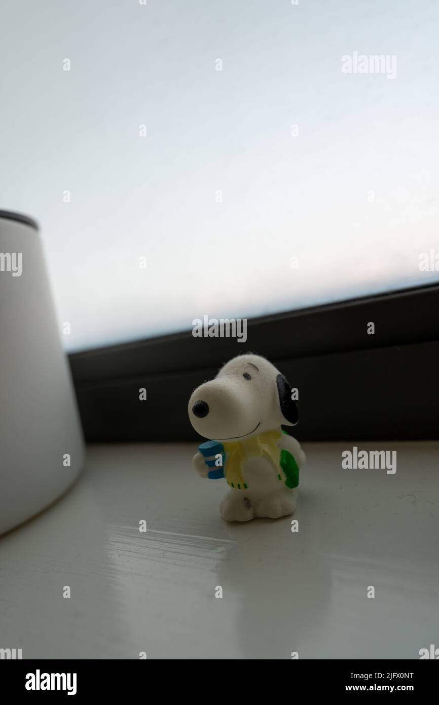 Small snoopy hi-res stock photography and images - Alamy