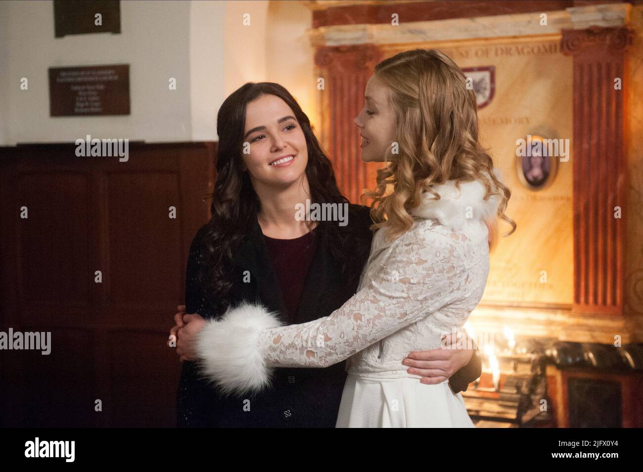ZOEY DEUTCH, LUCY FRY, VAMPIRE ACADEMY, 2014 Stock Photo - Alamy