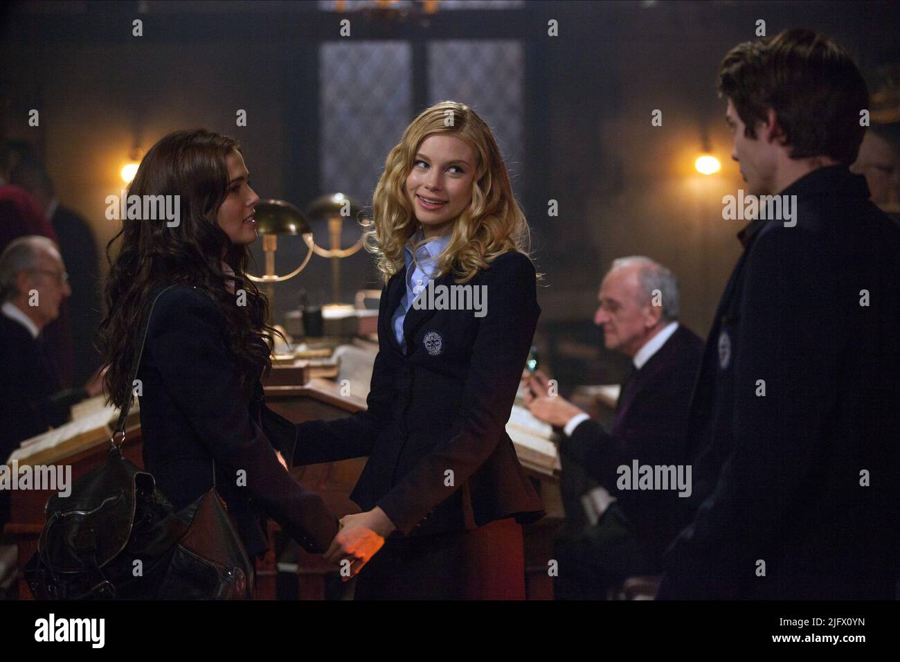 ZOEY DEUTCH, LUCY FRY, VAMPIRE ACADEMY, 2014 Stock Photo - Alamy