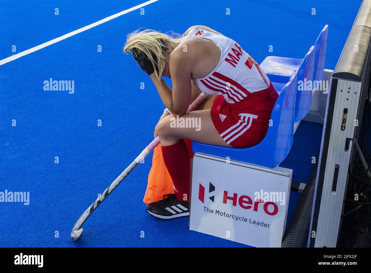 AMSTERDAM - Hannah Martin (ENG) is disappointed after the game between ...