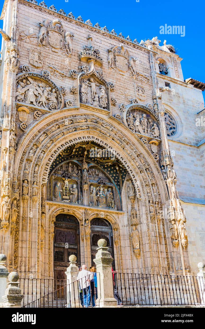 Portal facade hi-res stock photography and images - Alamy