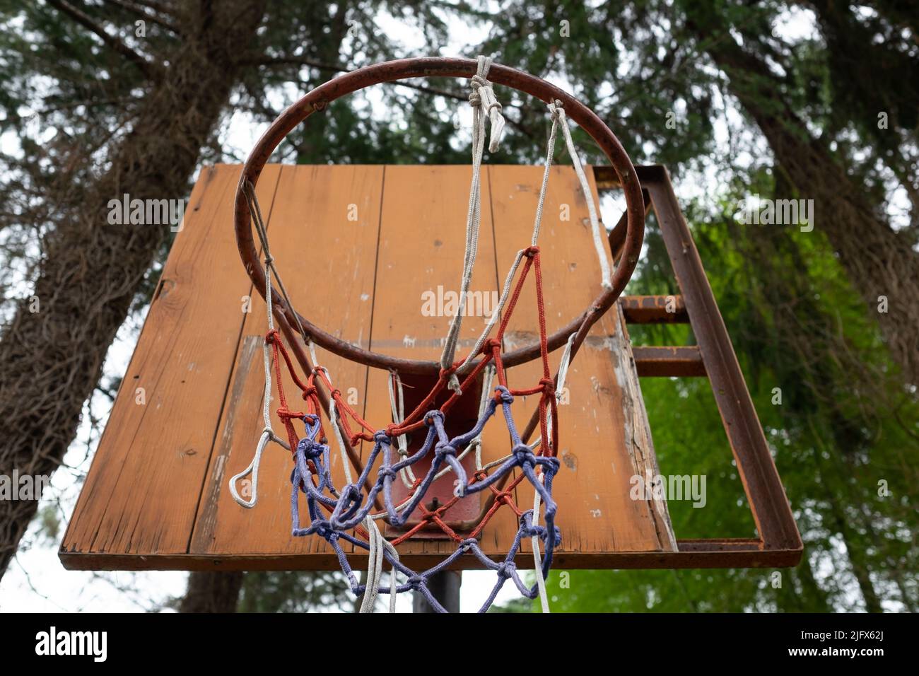 Homemade basketball goal hi-res stock photography and images - Alamy