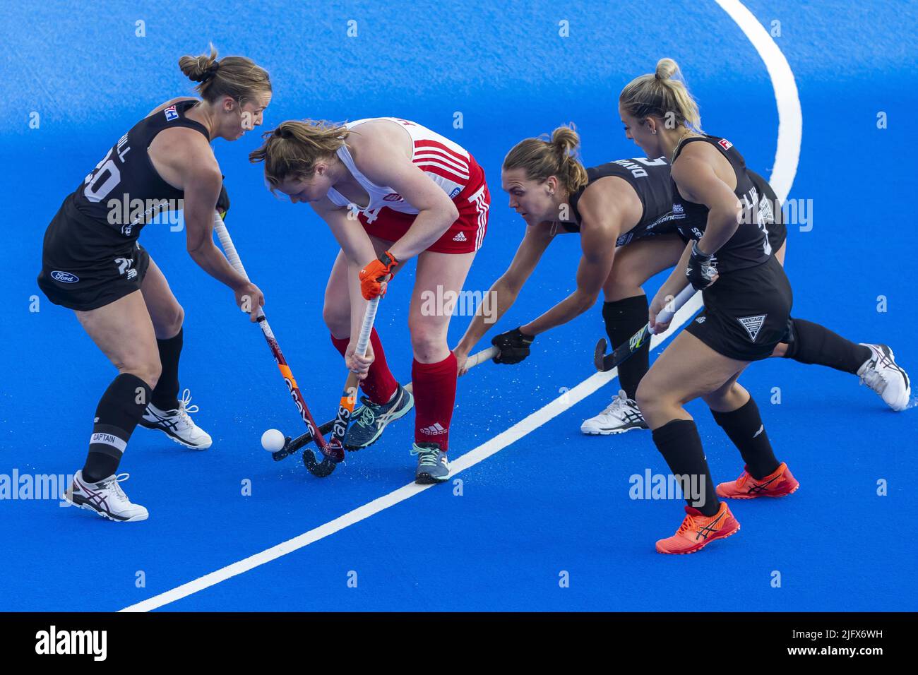 AMSTERDAM - Tessa Howard (ENG) and Megan Hull (NZL) (l) and Frances ...