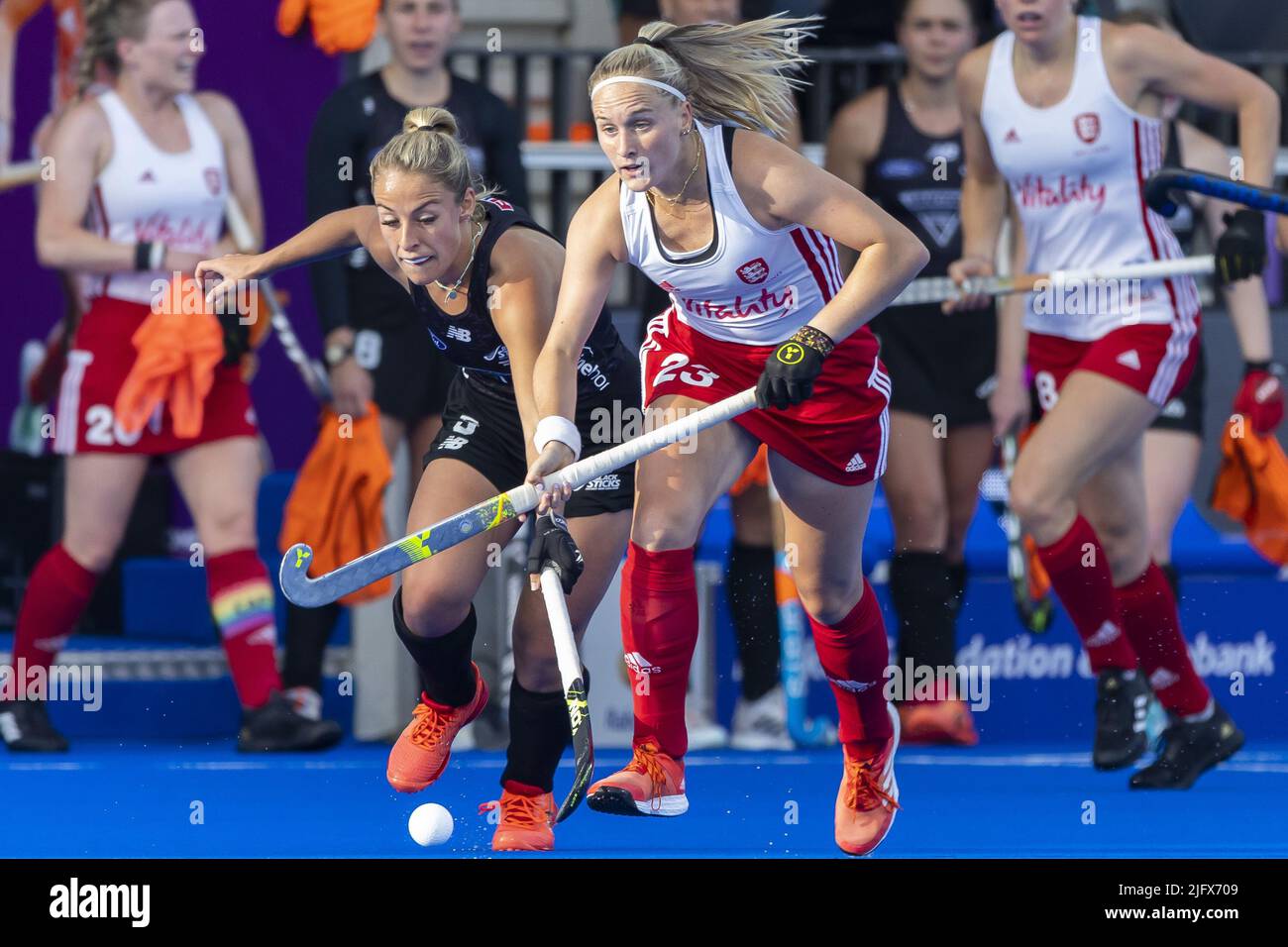 AMSTERDAM - Sophie Hamilton (ENG) (r) and Alex Lukin (NZL) during the ...
