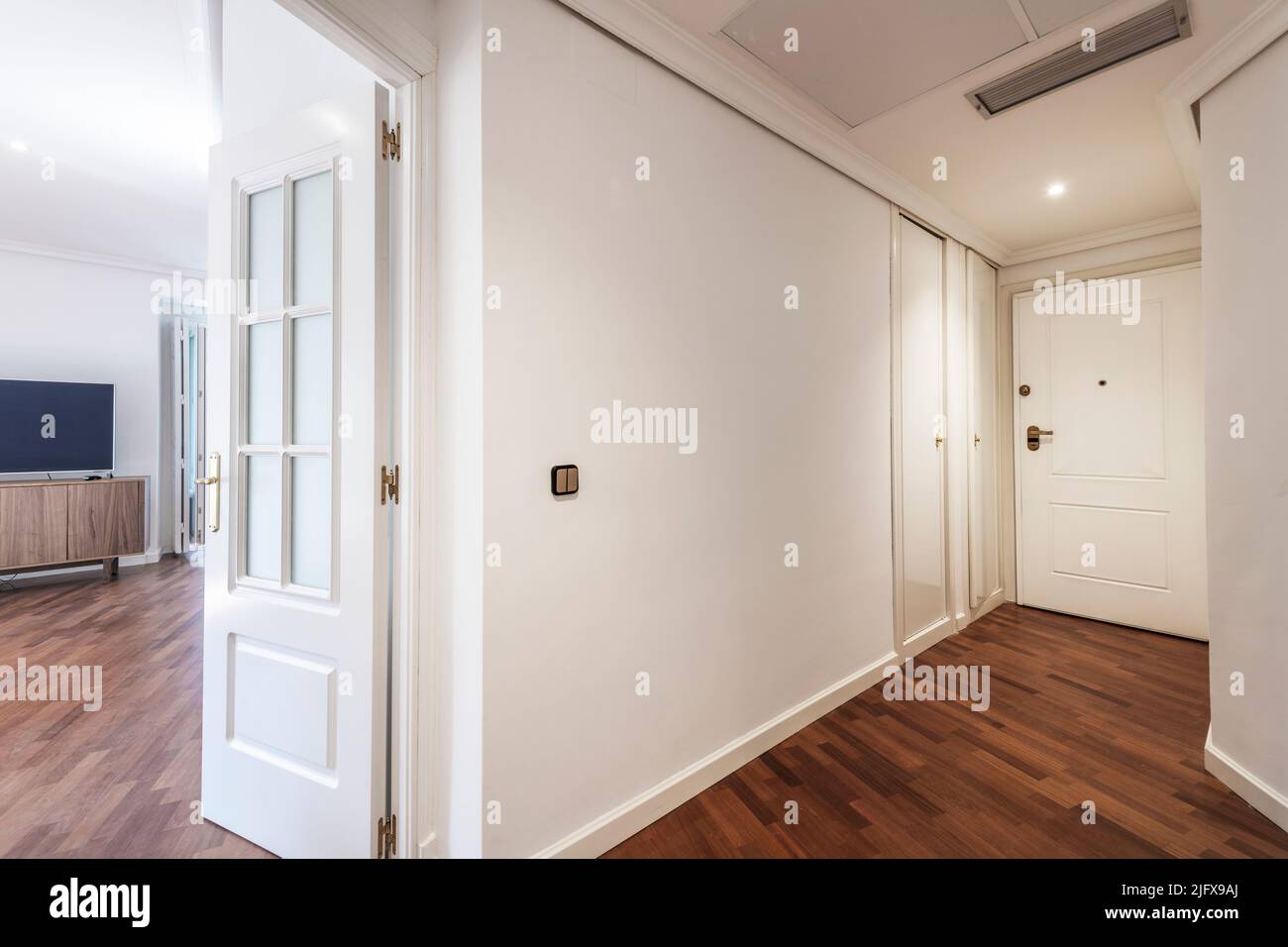 Empty dark house hallway hi-res stock photography and images - Alamy