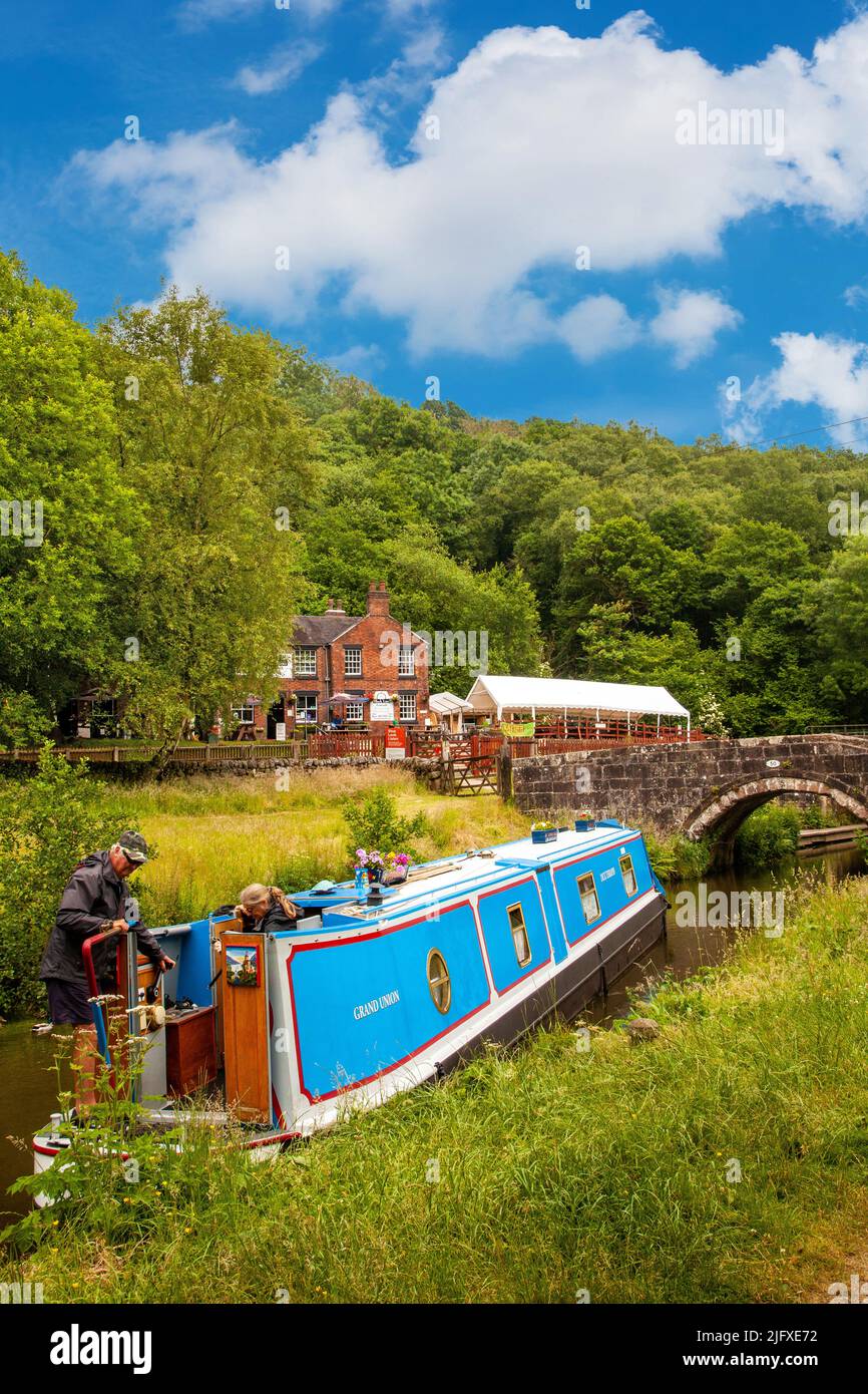 Narrowboat caldon pub black lion hi-res stock photography and images ...