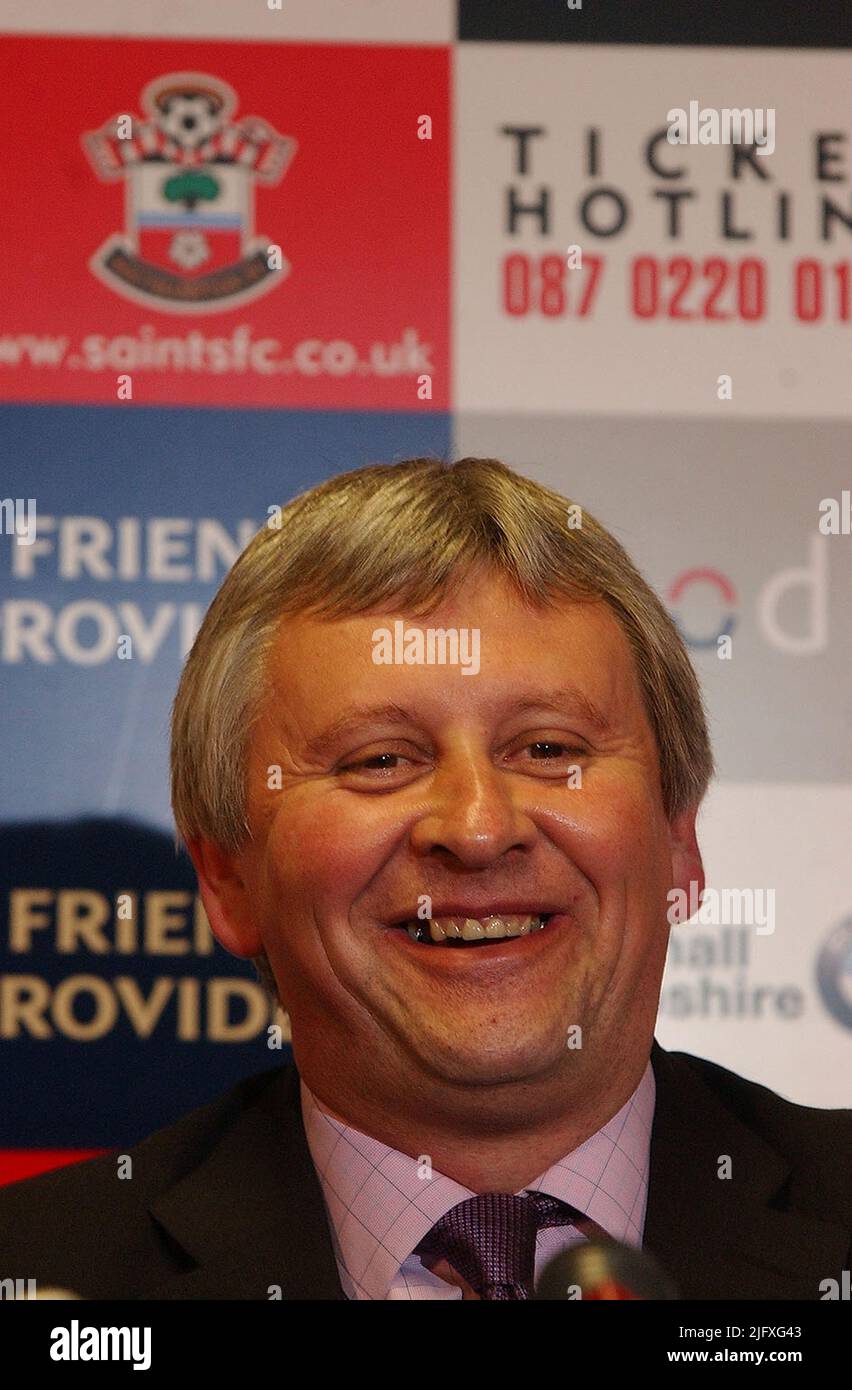 PAUL STURROCK APPOINTED NEW SOUTHAMPTON MANAGER. PIC MIKE WALKER, 2004 ...