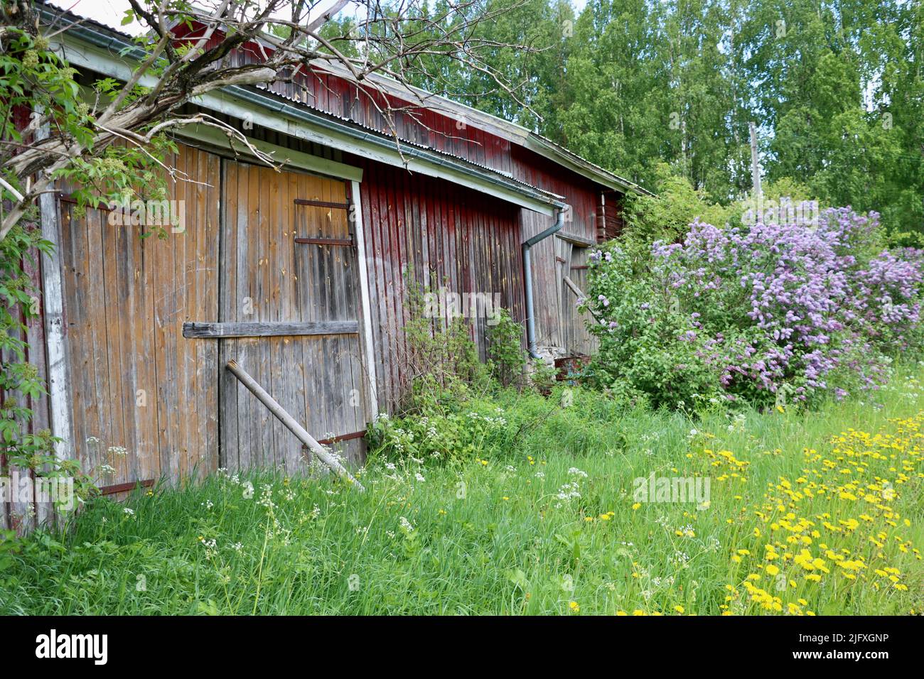 Fallen building hi-res stock photography and images - Alamy
