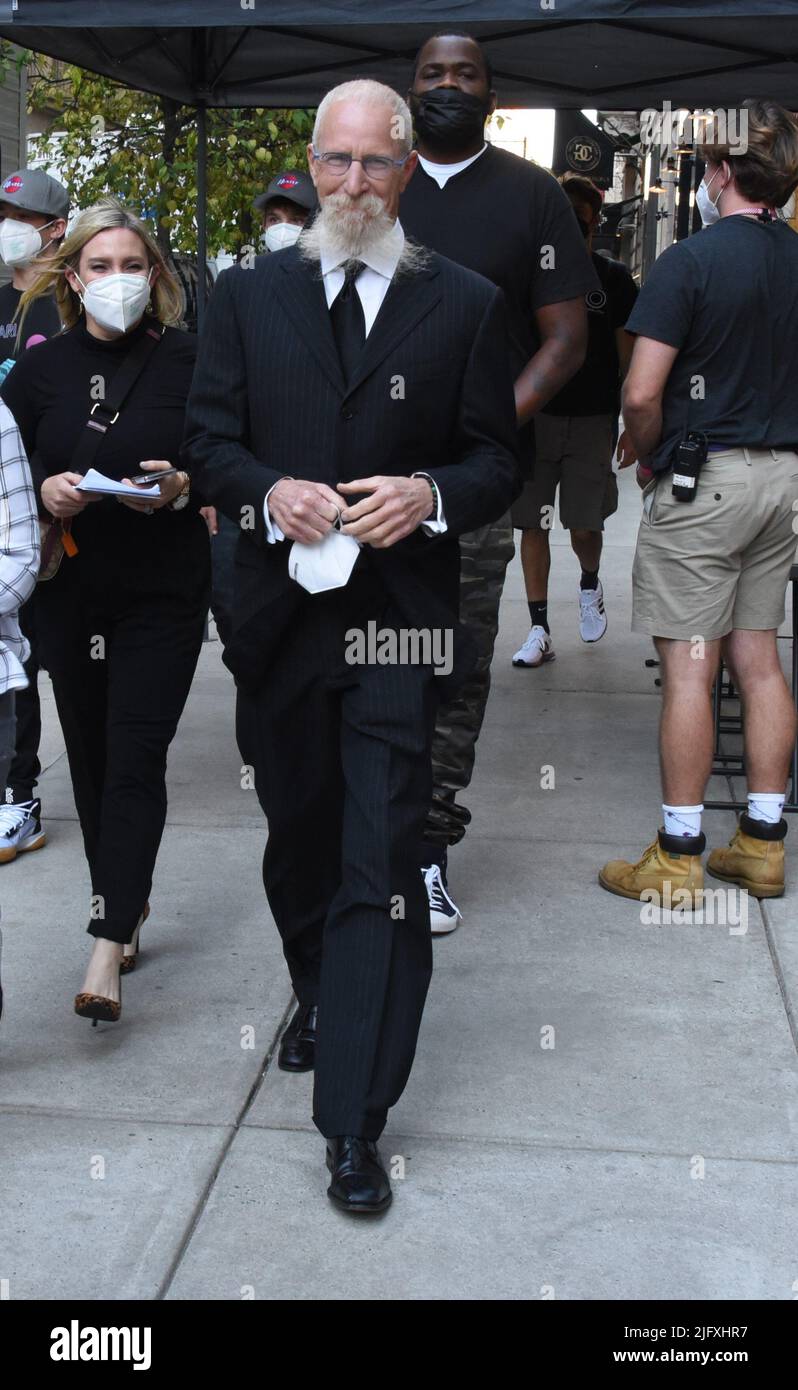 Adam Sandler and cast film a funeral scene for his upcoming Netflix show 'Hustle' in ...