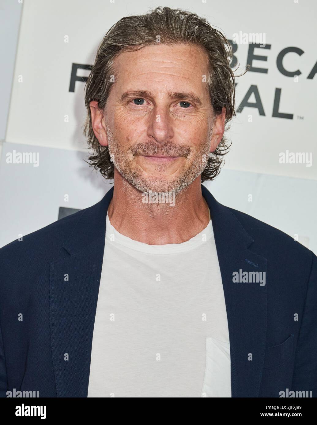 Celebrities performing hi-res stock photography and images - Alamy