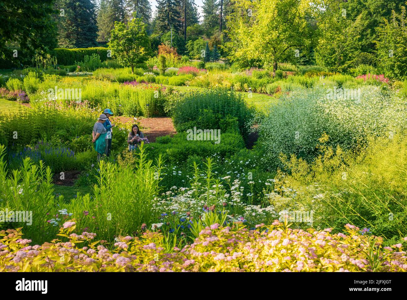 Spokane Wa Usa July 3 2022 Visitors Enjoy A Summer Afternoon At