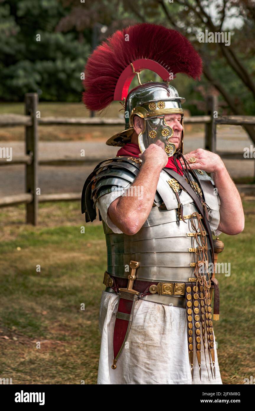 Man wearing reproduction armor hi-res stock photography and images - Alamy