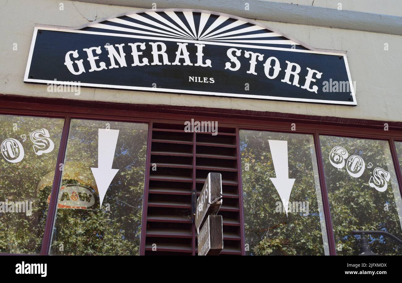 American general store hi-res stock photography and images - Alamy