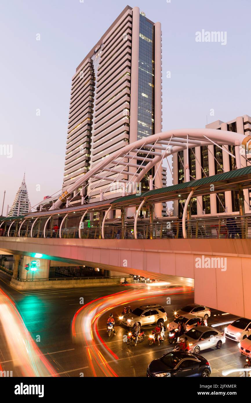 Bangkok bts skytrain sathorn train hi-res stock photography and images ...