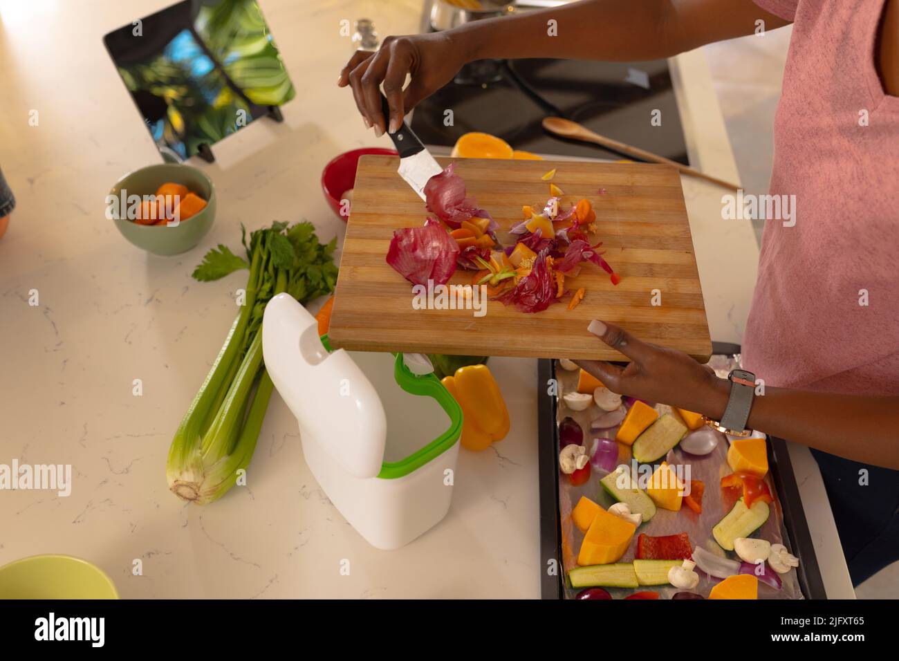 Dustbin hi-res stock photography and images - Alamy