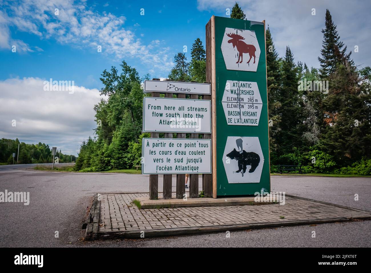 Atlantic watershed sign in Ontario Canada Stock Photo - Alamy