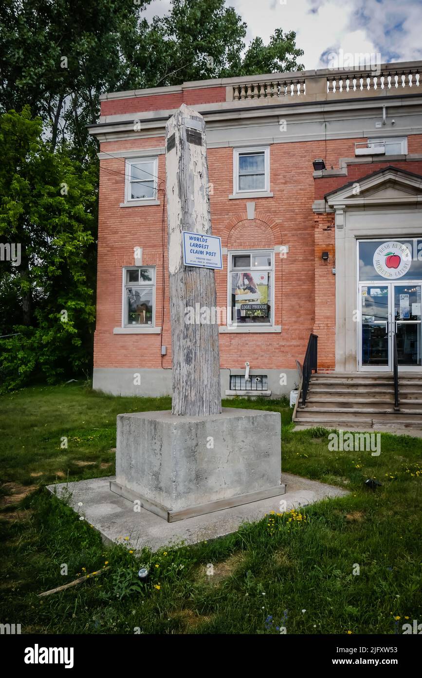 Worlds largst claim post hi-res stock photography and images - Alamy