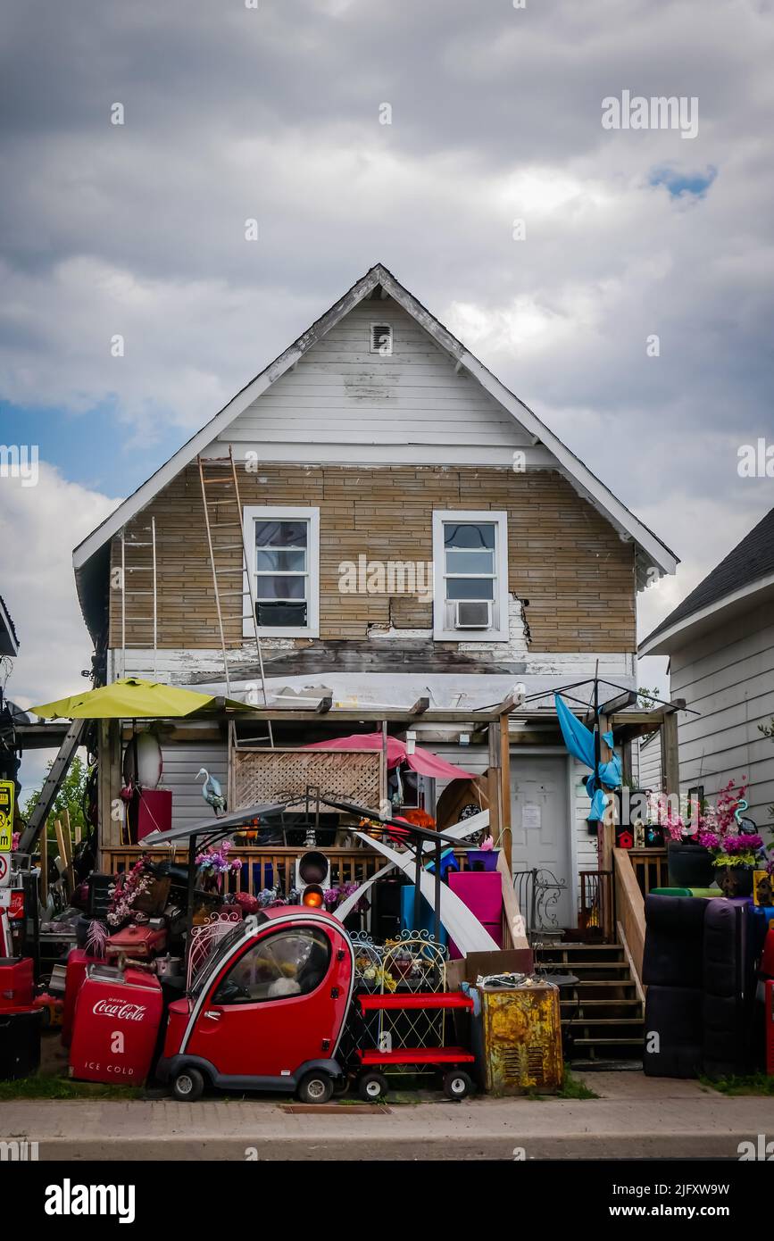 Crazy house, decorated with repurposed junk, by artist Dan Seguin, on ...