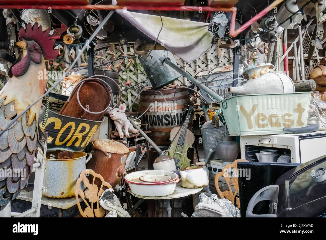 Crazy house, decorated with repurposed junk, by artist Dan Seguin, on ...