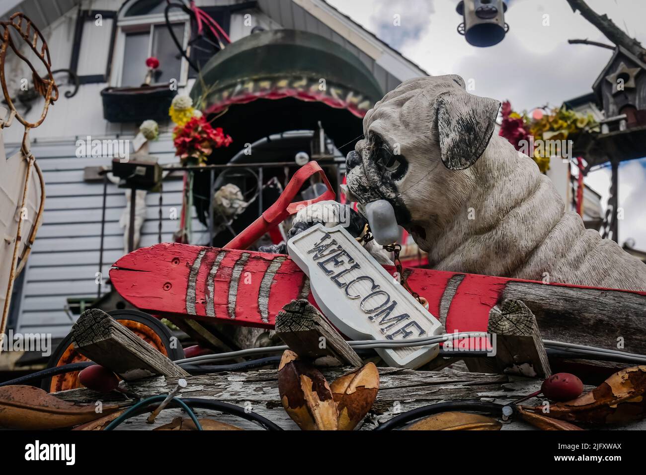 Crazy house, decorated with repurposed junk, by artist Dan Seguin, on ...