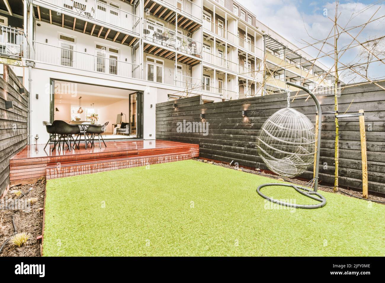 Lawn seating hi-res stock photography and images - Alamy