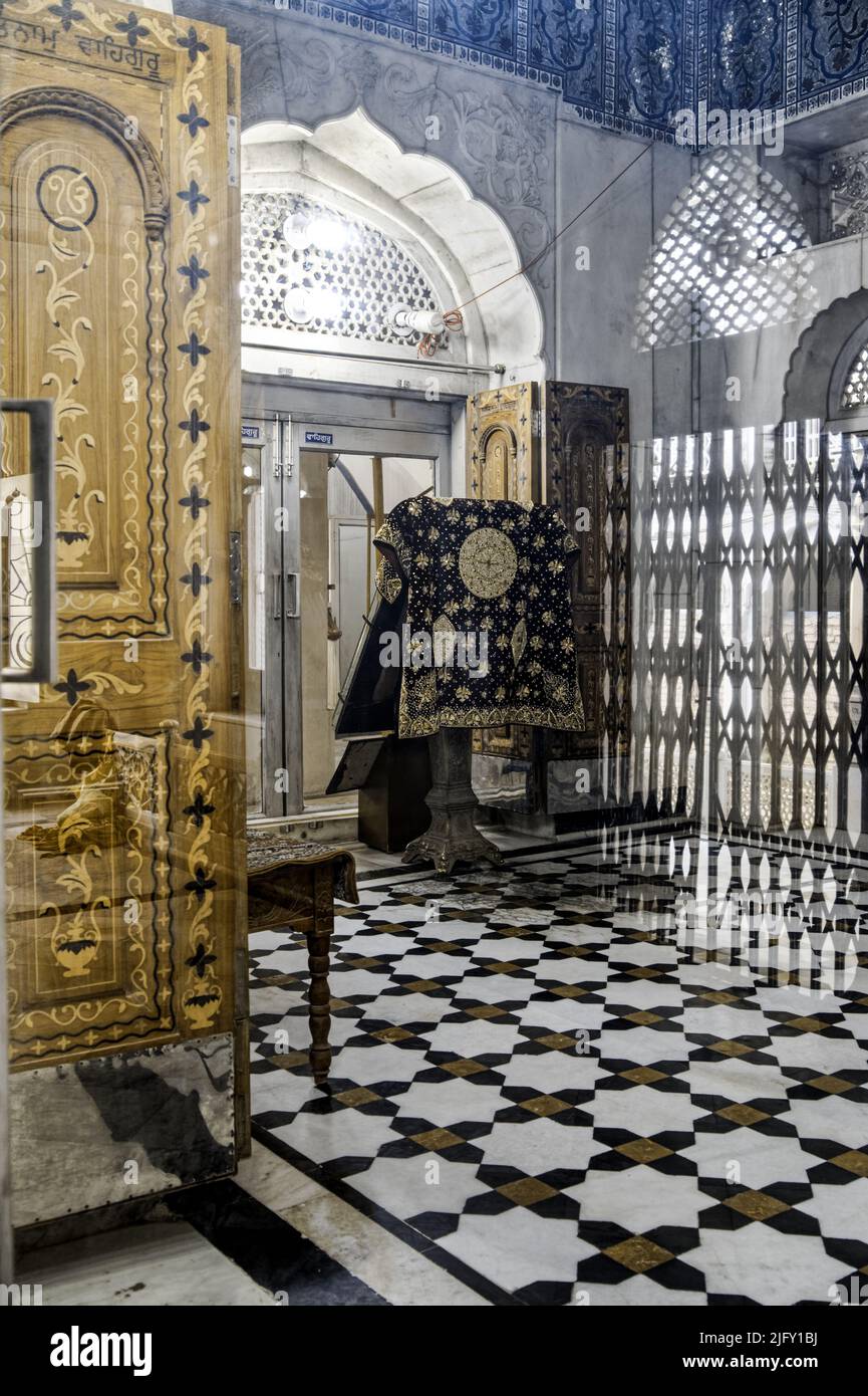 12 18 2014 Golden Carving Inside Takht Sri Patna Sahib, where Guru ...