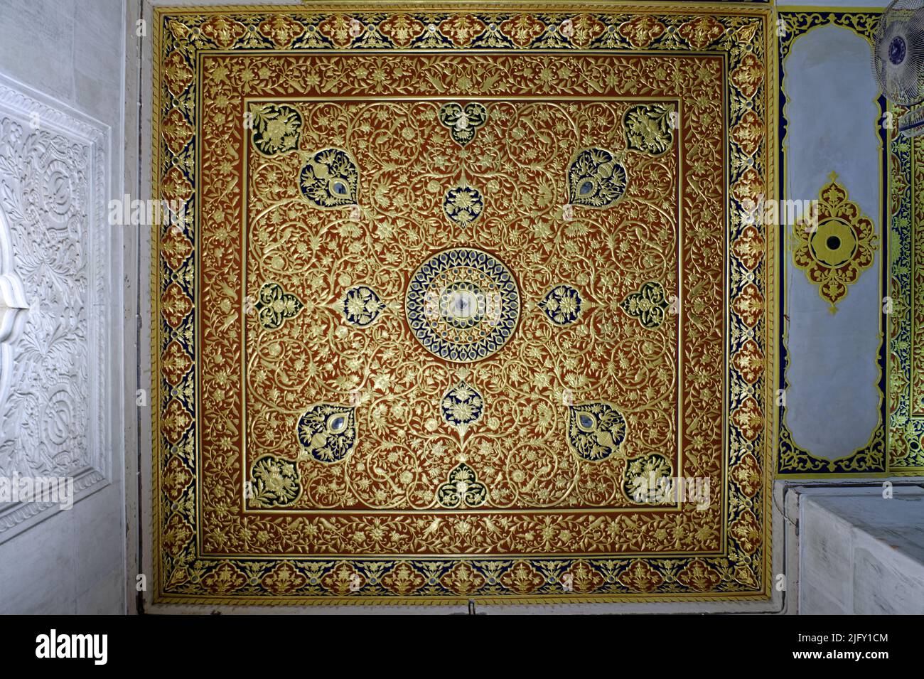 12 18 2014 Golden Siling Inside Takht Sri Patna Sahib, where Guru ...