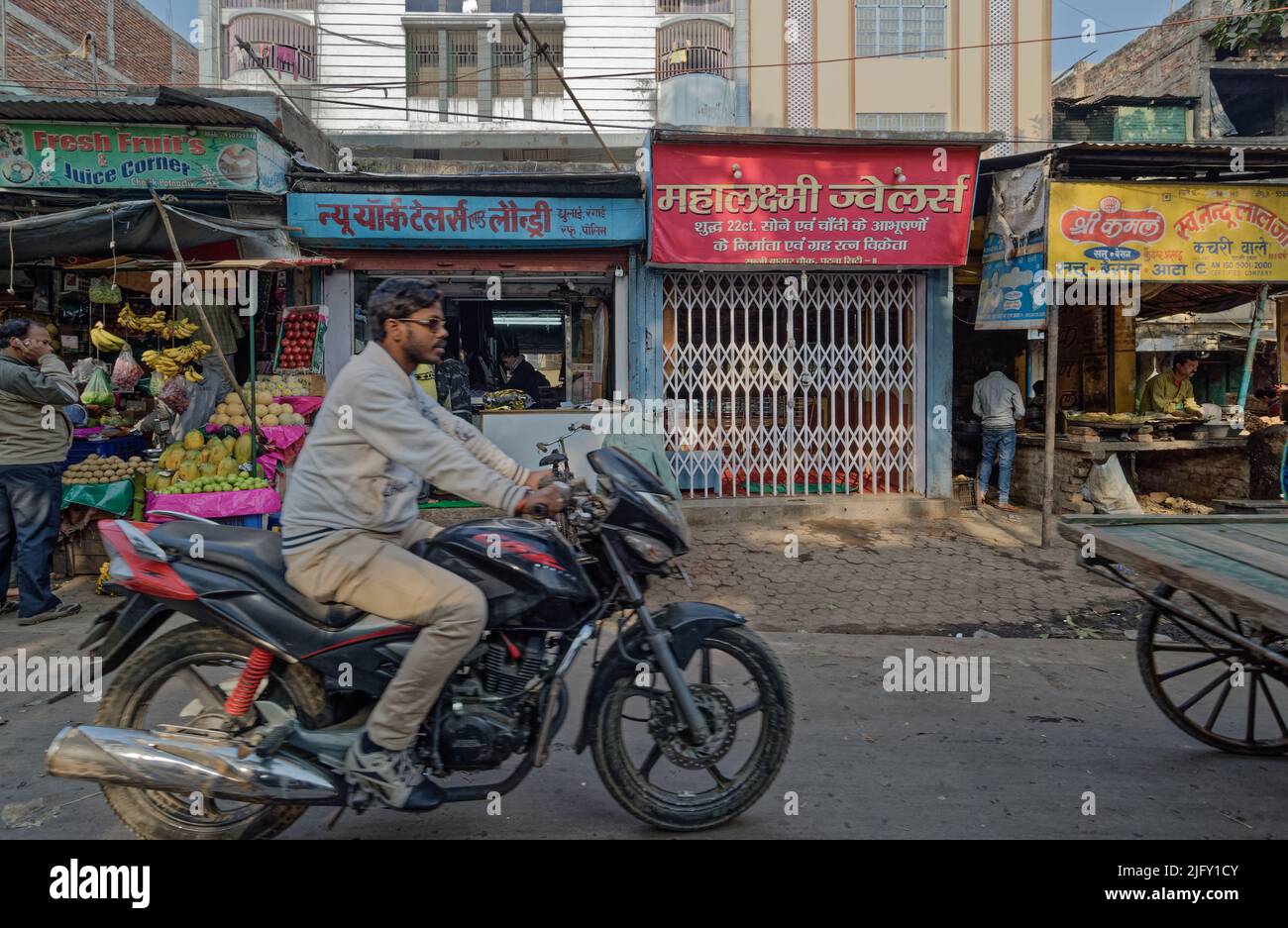 Patna india road hi-res stock photography and images - Alamy