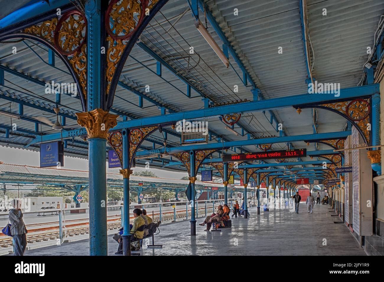 01 07 2009 Cast Iron Pillar And Bracket In Platform of Rajkot Railway ...