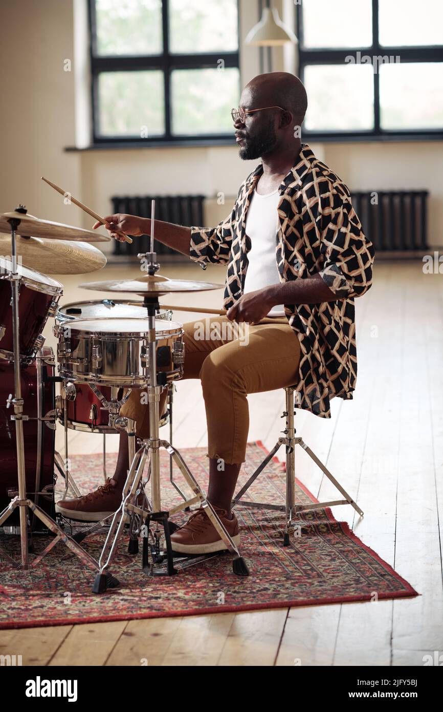 Empty rock concert rehearsal hi-res stock photography and images - Alamy