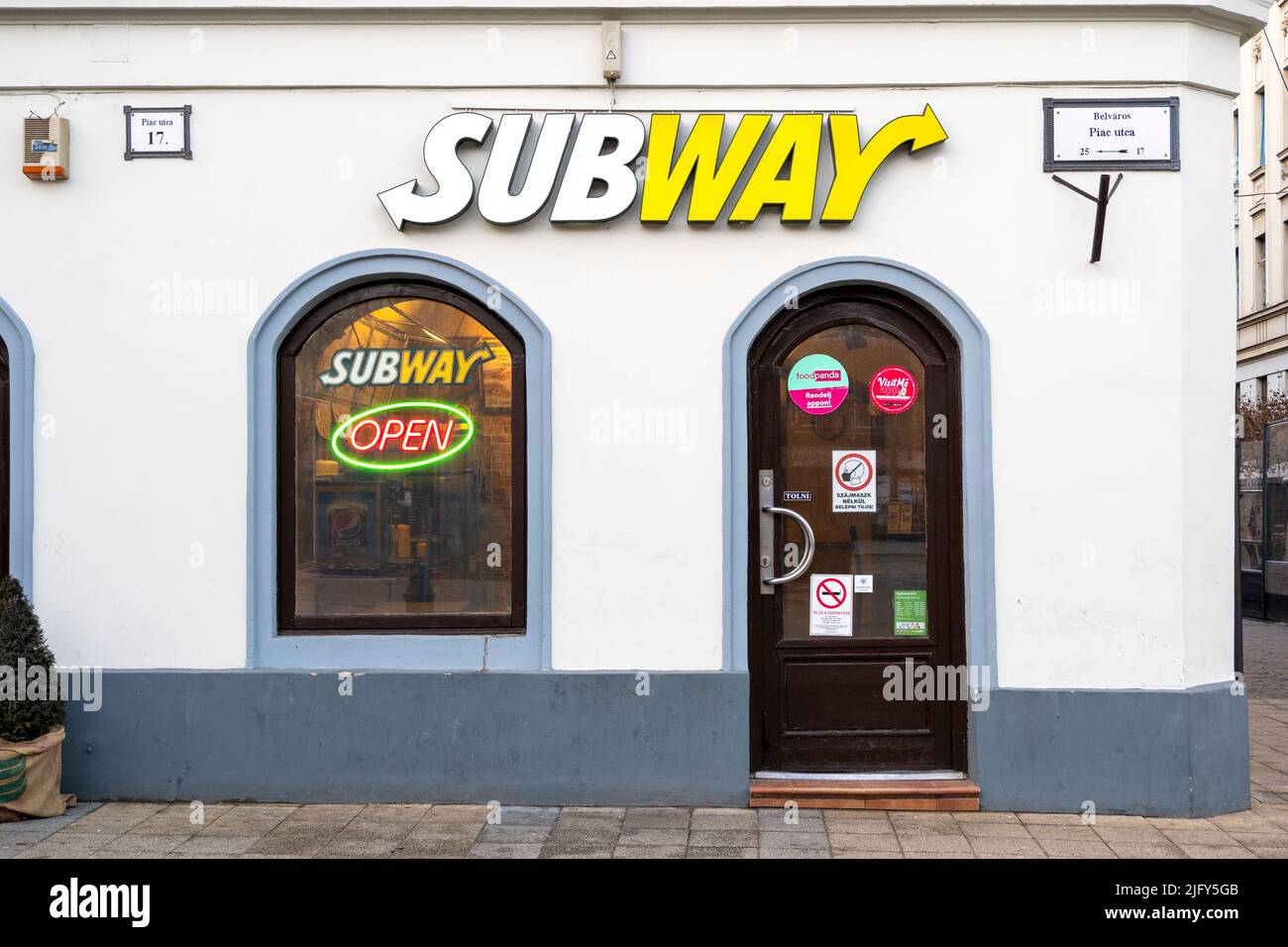 Subway restaurant logo hi-res stock photography and images - Alamy